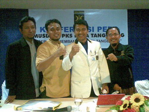 Hilmi Fuad Ketua DPD PKS Kota Tangerang 2010-2015