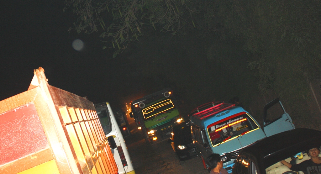 Perbaikan Jalan Raya Legok, Macet Sepanjang 2 KM