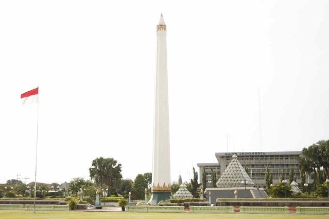 5 Monumen Ikon Kota di Indonesia Paling Dikenal yang 'Dilewati' oleh ...