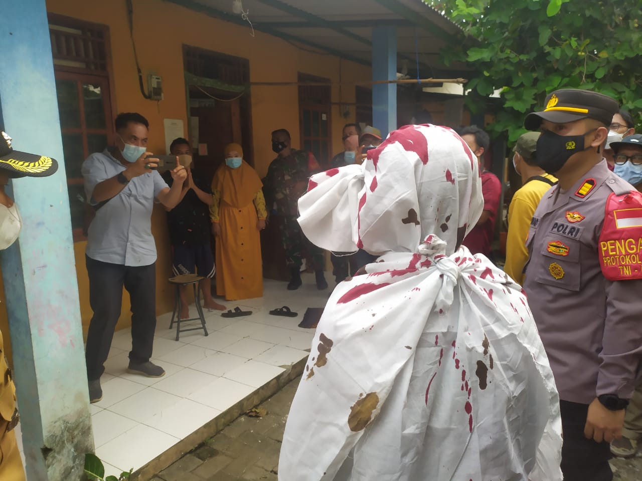 Pocong 'Gentayangan' di Tangerang Selatan, Tiga Keluarga di Setu Didatangi