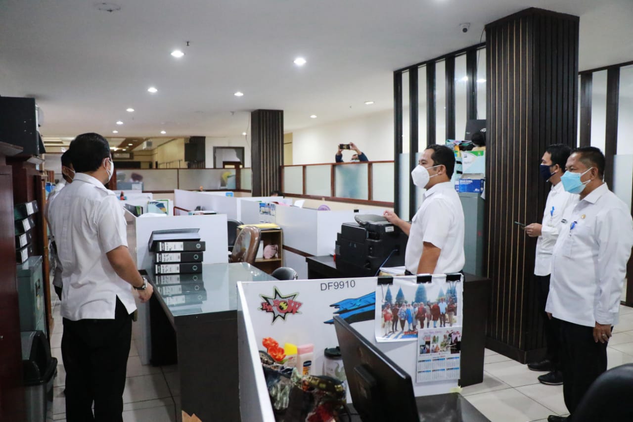 Arief Pastikan Perkantoran di Pemkot Tangerang Terapkan PPKM Darurat Arief Pastikan Perkantoran di Pemkot Tangerang Terapkan PPKM Darurat