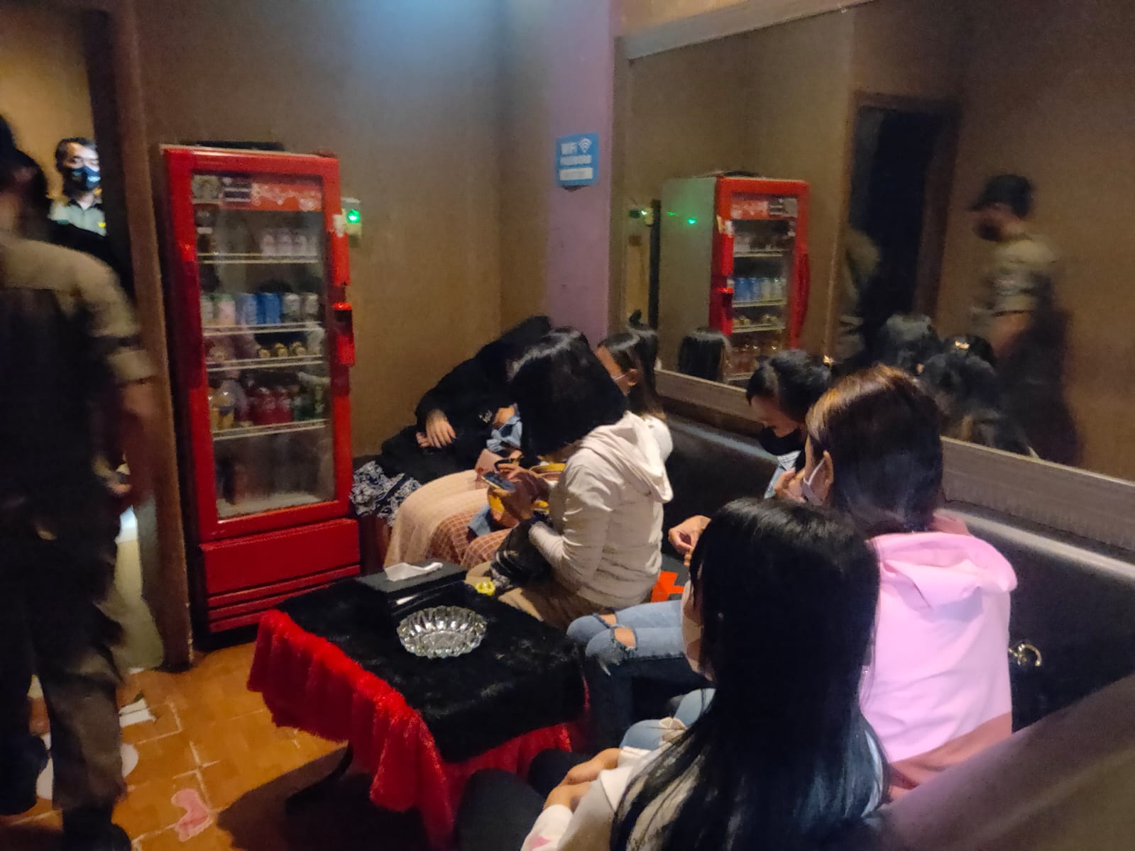Razia Panti Pijat Plus-plus di BSD City, Petugas Dapati Terapis dan ...