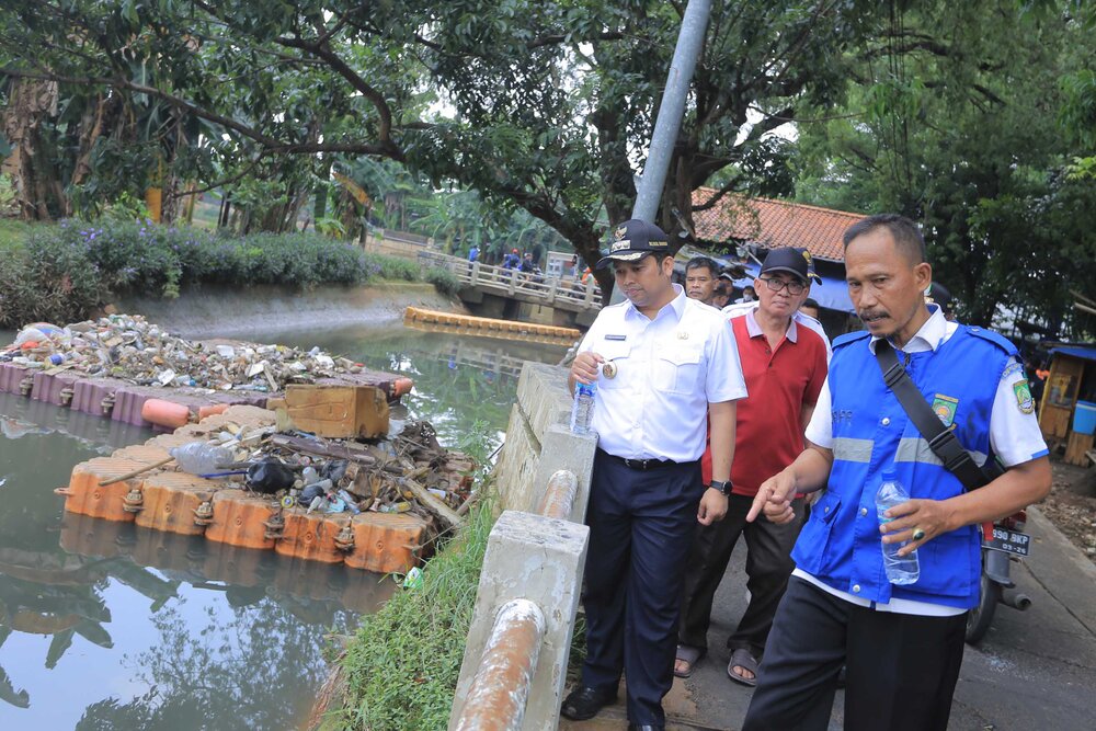 Banyak Sampah, Kali Angke Jadi Prioritas Pemkot Tangerang Menanggulangi Banjir
