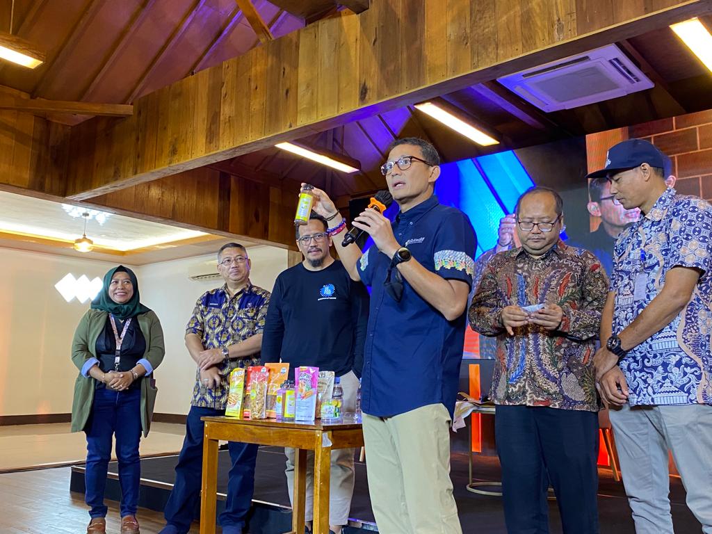 Menparekraf Sandiaga Uno Ajari Pelaku UMKM Kota Tangerang Kembangkan Produk