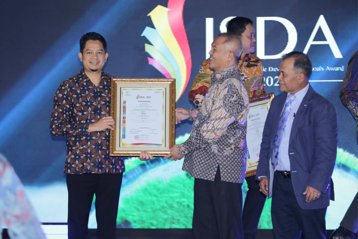 Lewat Program TJSL, PLN Banten Sabet Penghargaan Gold pada Ajang Indonesia SDG's Award 2023