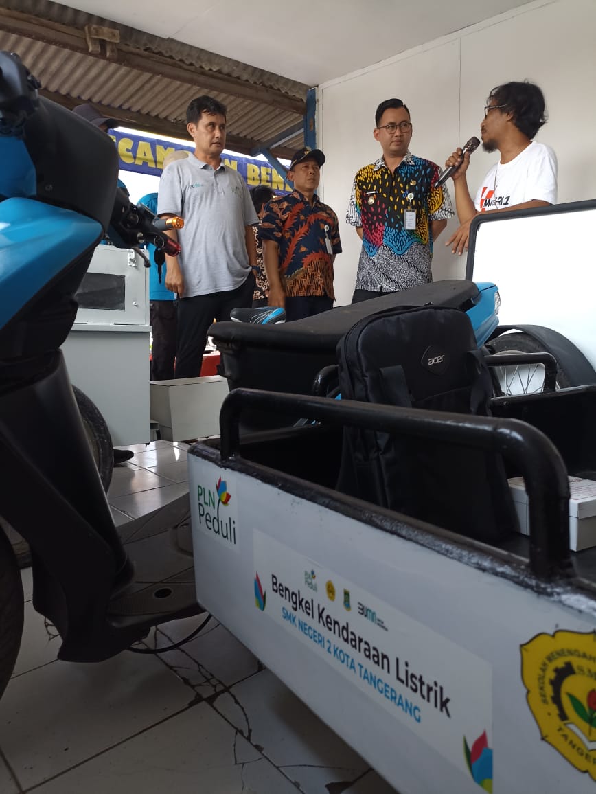 PLN Luncurkan Bengkel Benda Juara, Bisa Konversi Motor Gerobak Listrik UMKM