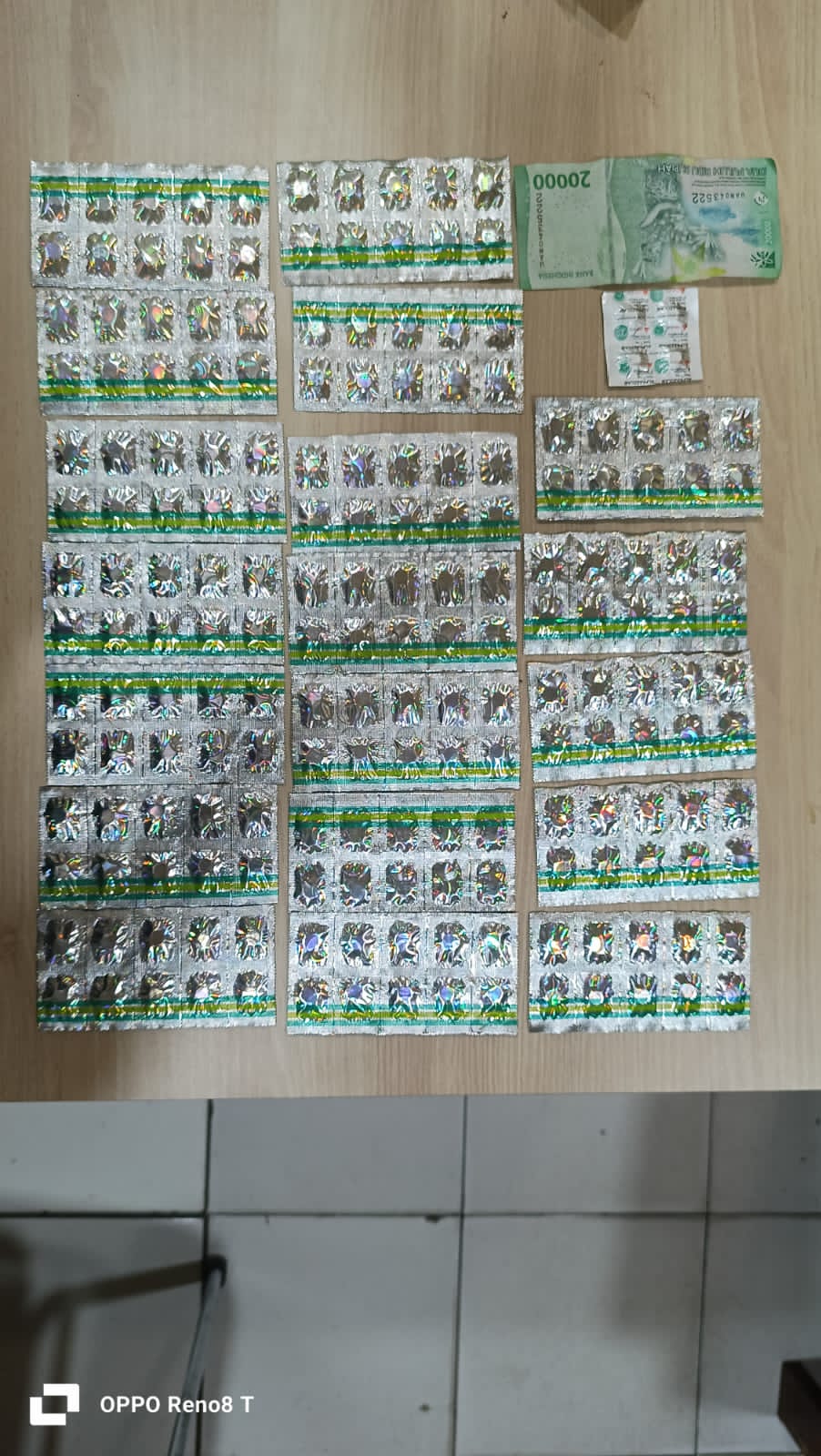 Wanita Muda Penjaga Fotocopy di Cipondoh Tangerang Ditangkap Jual Obat Terlarang, 194 Butir Disita