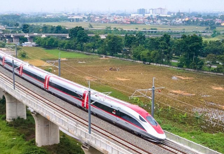 Kereta Cepat Whoosh Berlakukan Tarif Dinamis, Mulai dari Rp150 Ribu