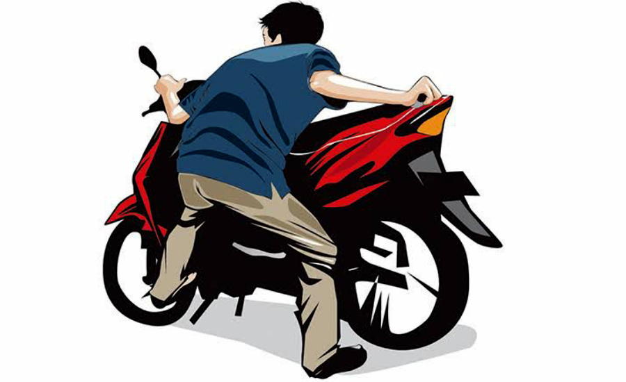 Lagi Dorong Motor Hasil Curian, Pelaku Curanmor di Tangerang Kepergok Polisi