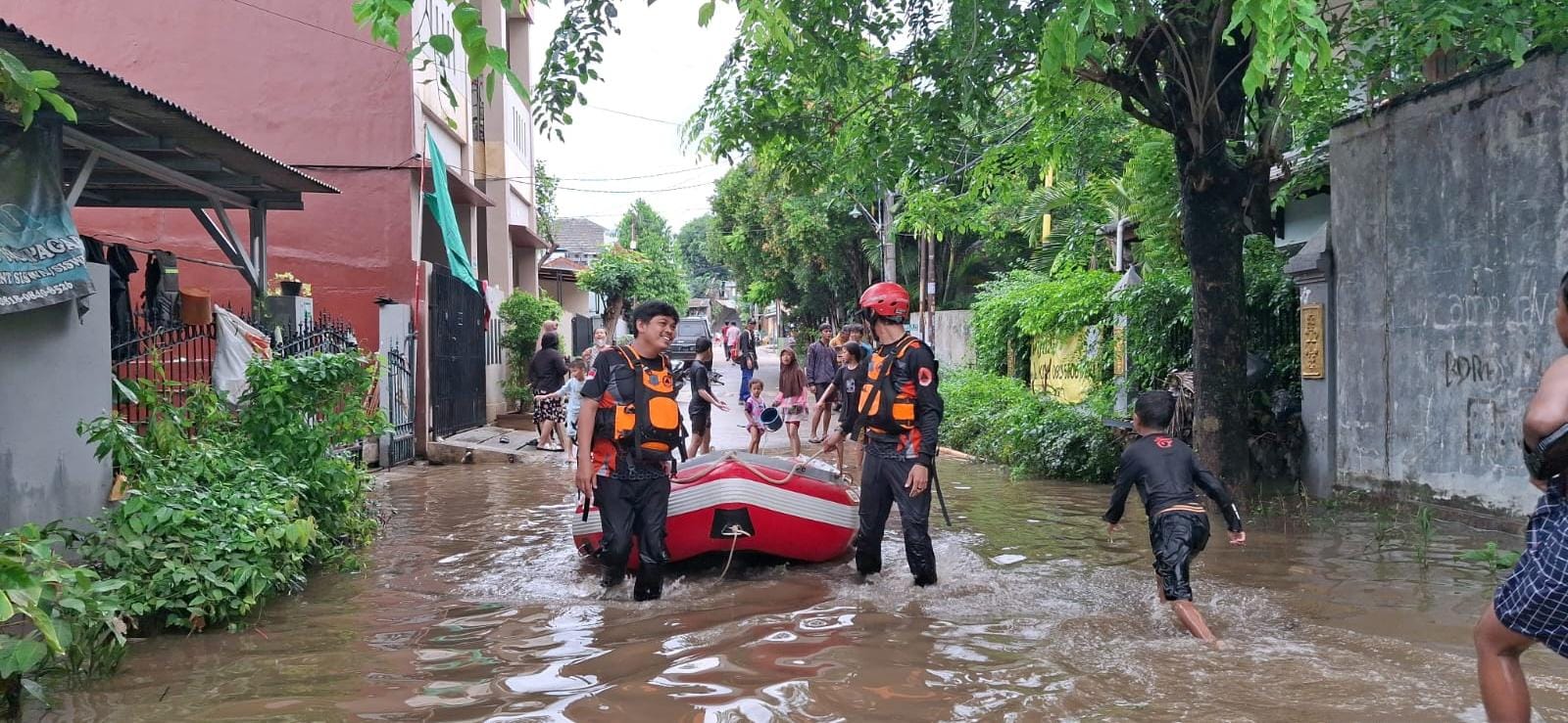 400 KK Terdampak Banjir di Perumahan Taman Mangu Tangsel, Begini ...
