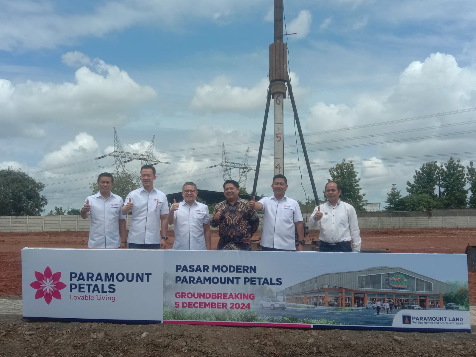 Paramount Petals Groundbreaking Pasar Modern dan Resmikan Community Club