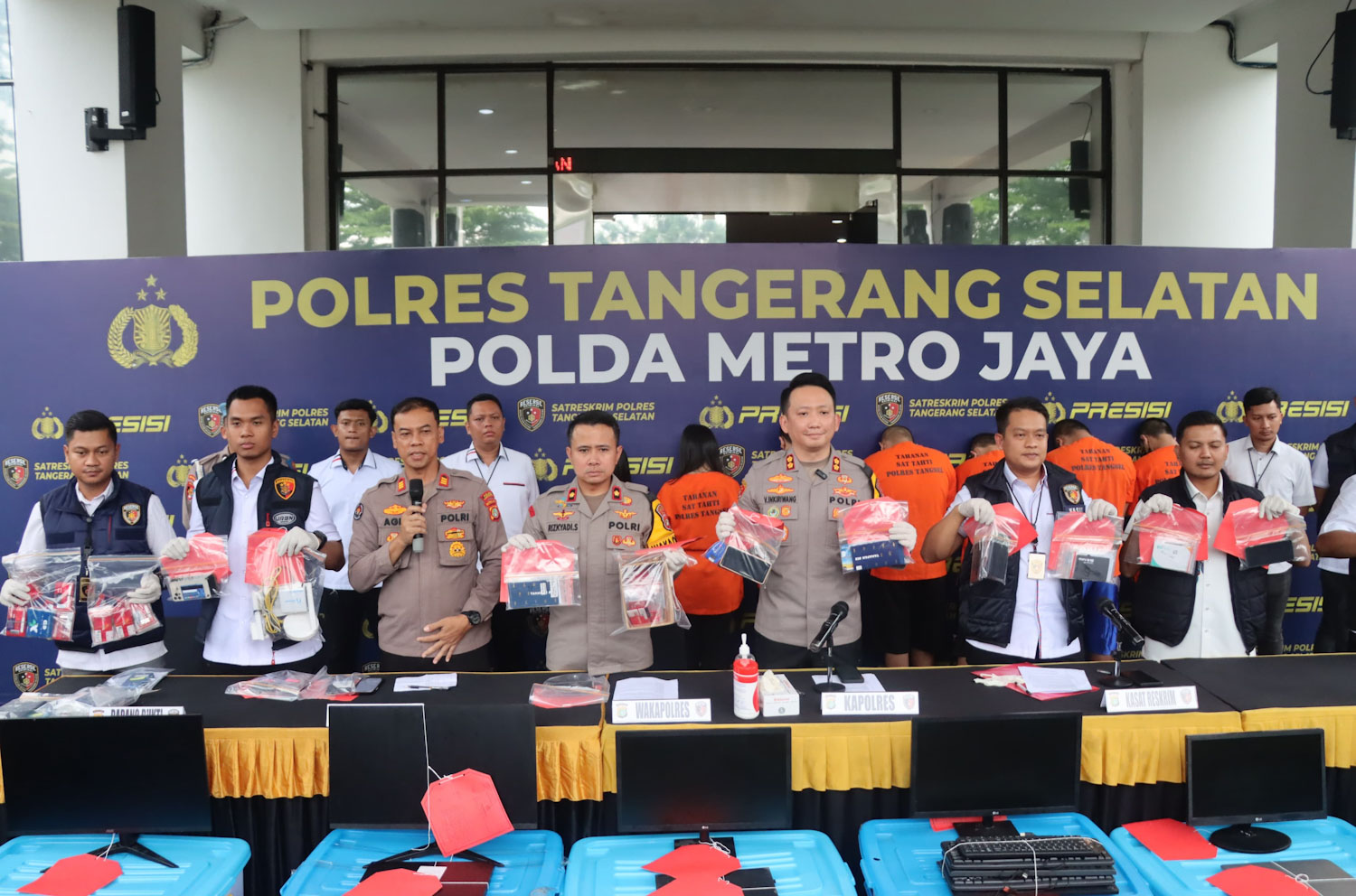 Polres Tangsel Bongkar Kasus Judi Online Beromzet Rp2 Miliar Sebulan di Ruko Jakbar