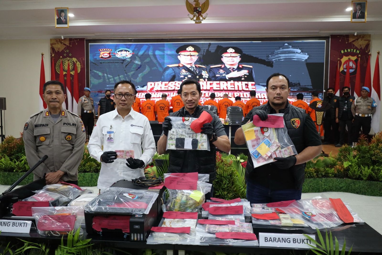 14 Pengedar Uang Palsu Beraksi di KFC Citra Raya Tangerang Dibekuk