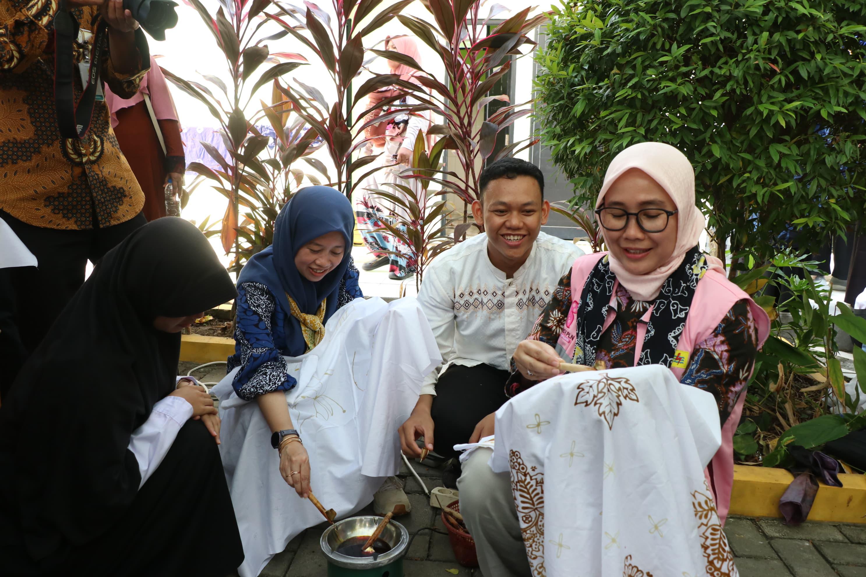 PLN Dukung Batik Rinara Cilegon Jadi Simbol Inklusivitas dan ...