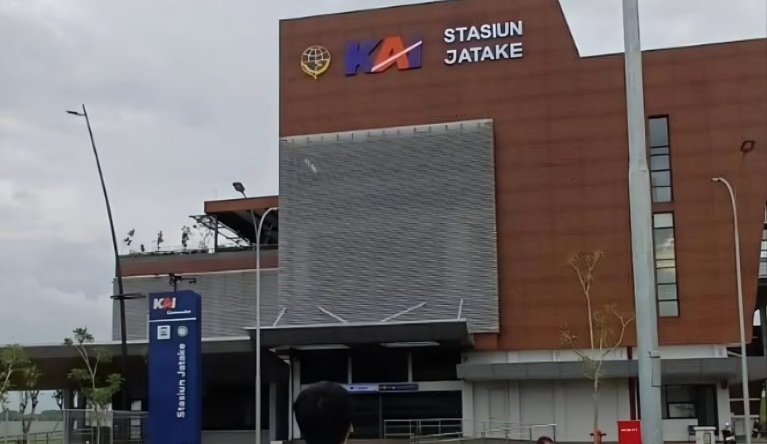 Stasiun Jatake Resmi Beroperasi Hari Ini, Layani Rute KRL Tanah Abang ...