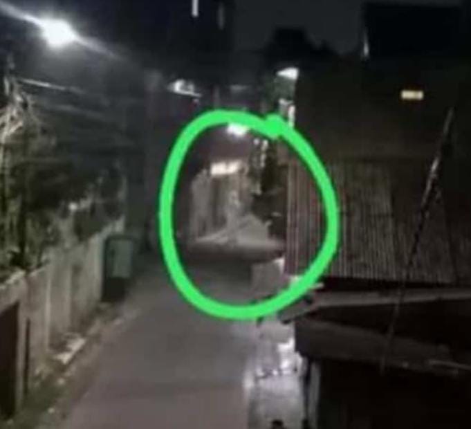 AI atau Asli? Diduga Pocong Jadi-jadian Teror Warga Tangerang
